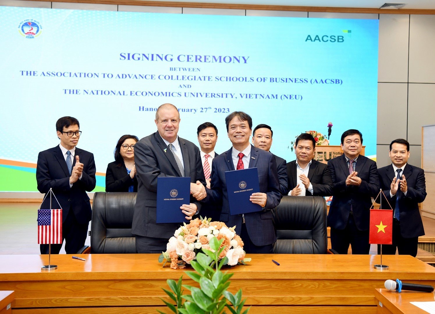 Trường Đại học Kinh tế Quốc dân chính thức là thành viên của AACSB (Hoa Kỳ)