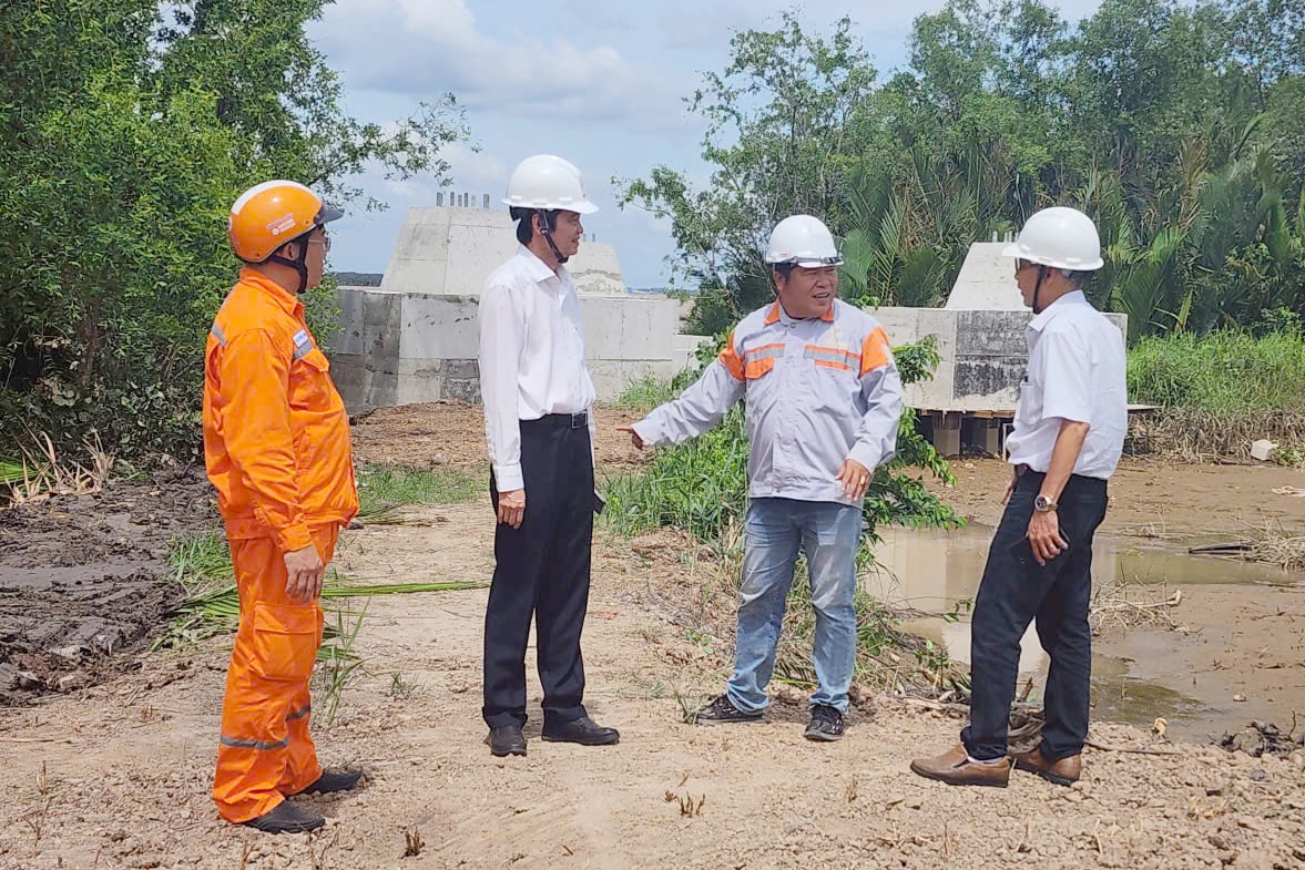 Lãnh đạo EVN SPC bám công trường, thúc tiến độ các dự án lưới điện
