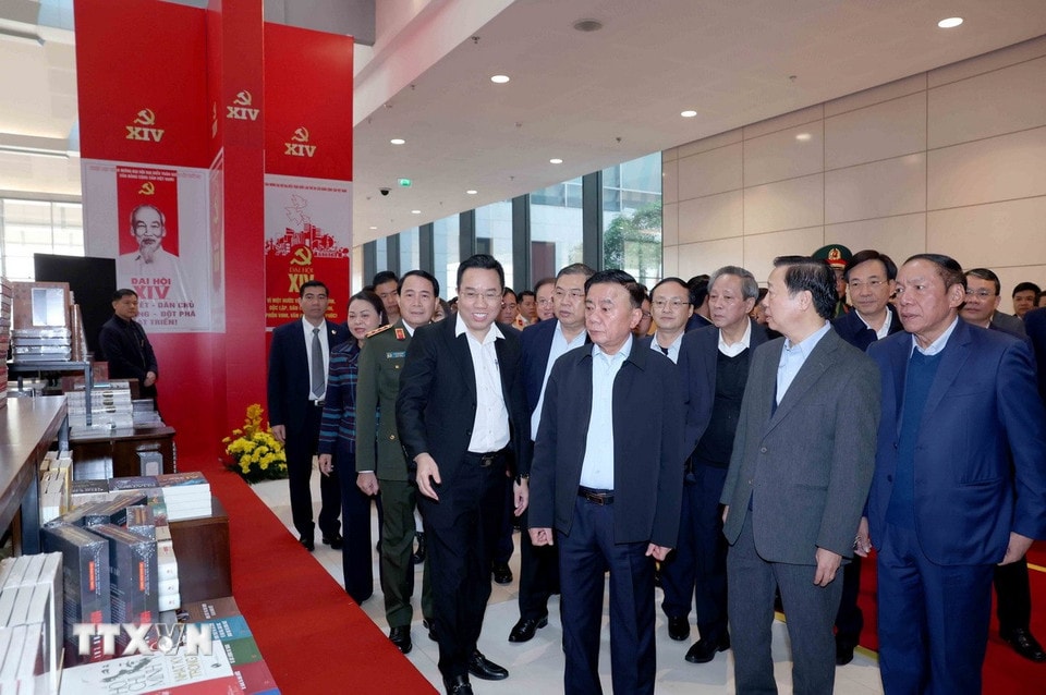 Tran Cam Tu, Standing Member of the Secretariat of the Central ...