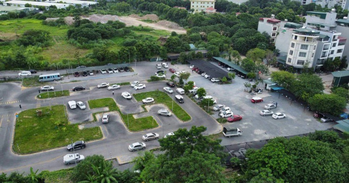Bài 1: Hãi hùng sân tập lái ô tô chui cực khủng ngay sát khu dân cư ...