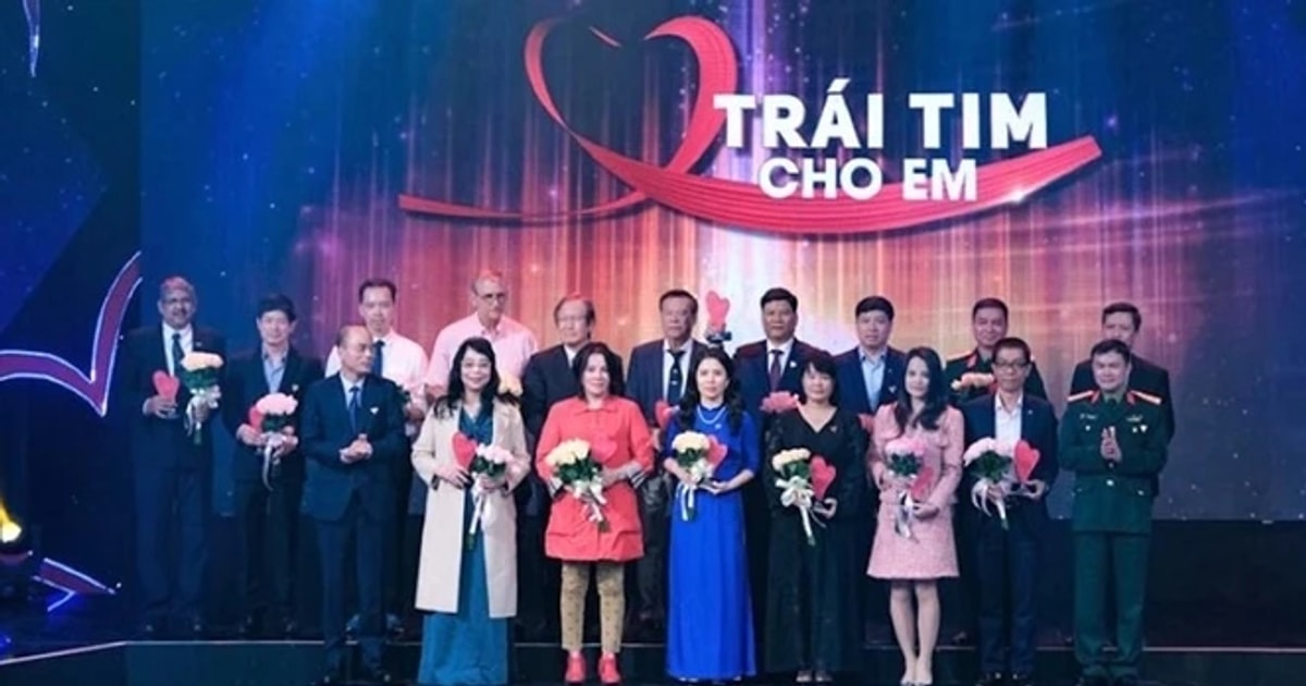 Vietcombank tiếp tục dành 2 tỷ đồng cho Chương trình Trái tim cho em