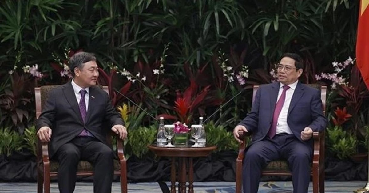 PM receives leaders of leading businesses in Singapore