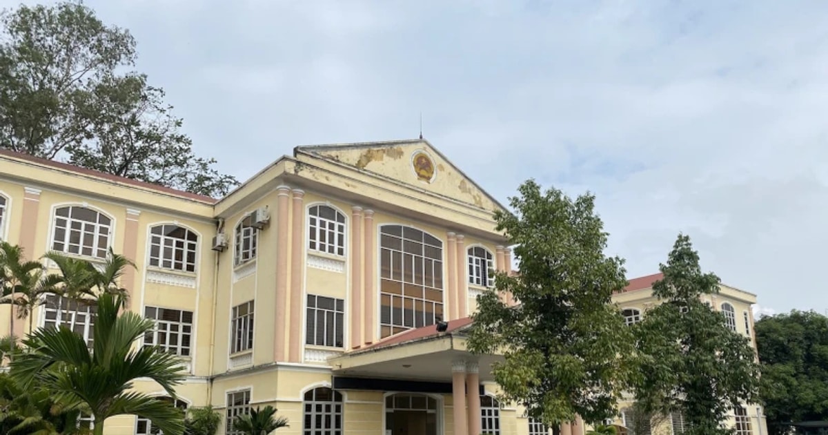 Bài 4: UBND thành phố Tuyên Quang đã thực hiện quyết định buộc thi hành ...