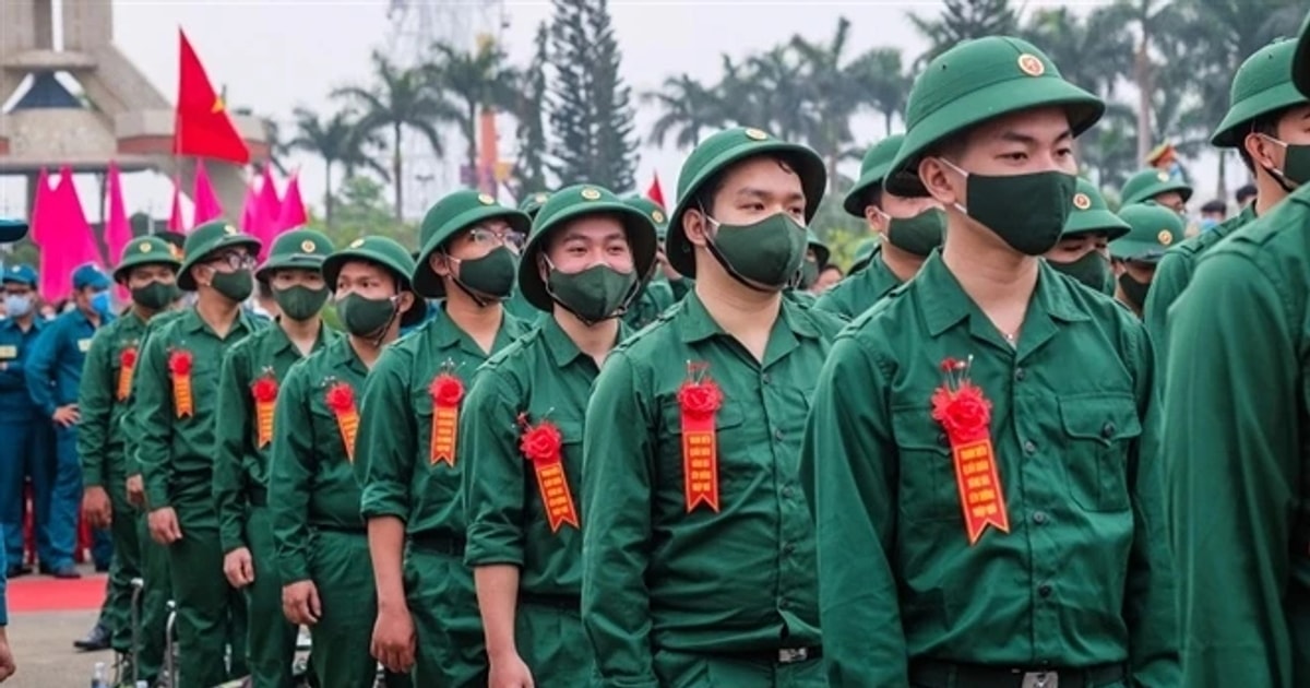 Đang học đại học có phải đi nghĩa vụ quân sự không?