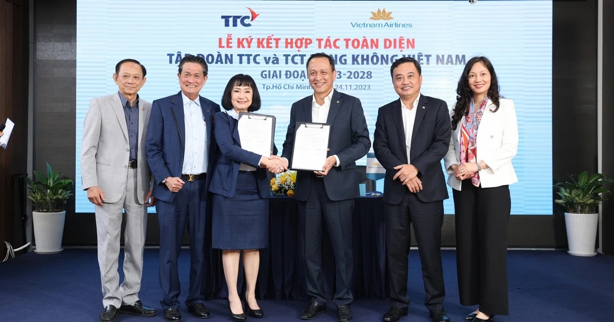 Vietnam Airlines và Tập đoàn TTC ký kết hợp tác toàn diện