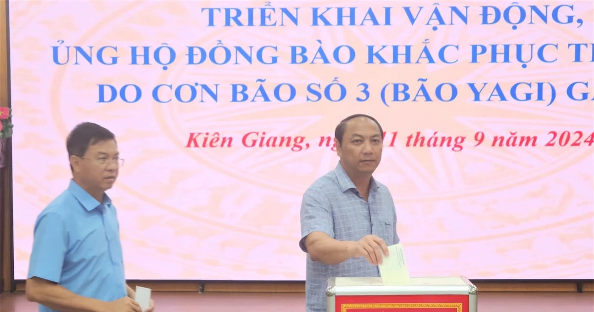 Kiên Giang: Cán bộ và người dân ủng hộ đồng bào bị thiệt hại bão số 3