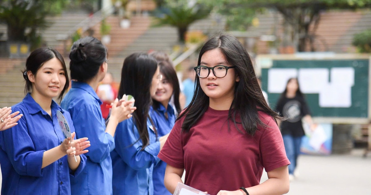 Điểm chuẩn vào lớp 10 chuyên tại Hà Nội năm 2025 cao nhất là 42,75 điểm