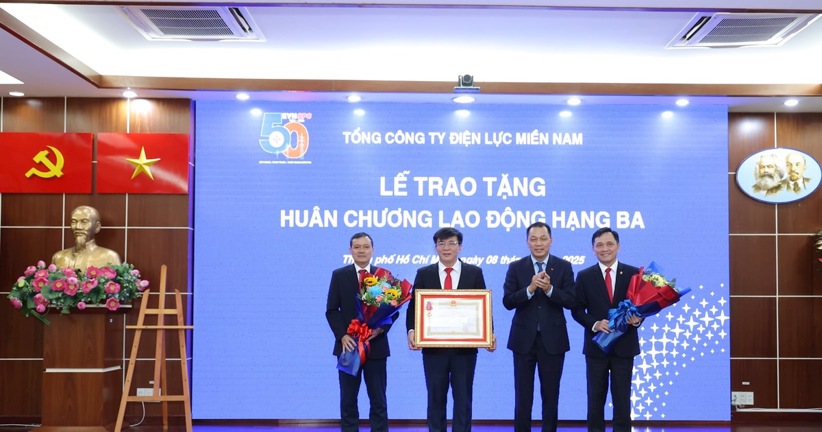EVNSPC đón Huân chương Lao động hạng Ba, đẩy sắp xếp bộ máy
