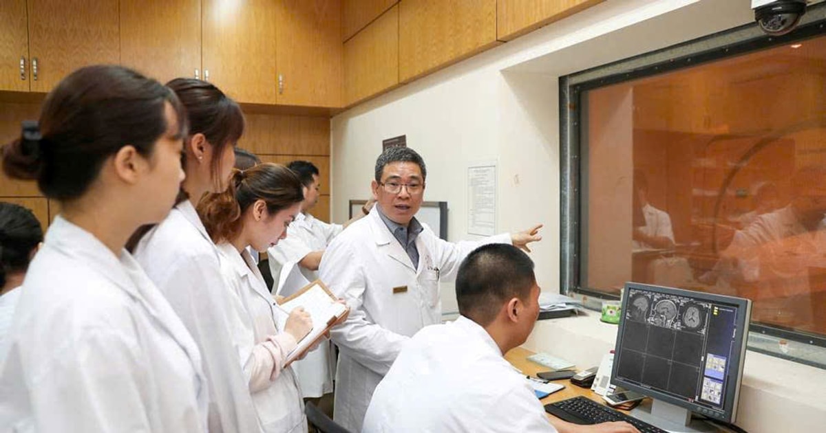 Học viên Ấn Độ tới Trường Đại học Y Dược Đại học Quốc gia Hà Nội học ...