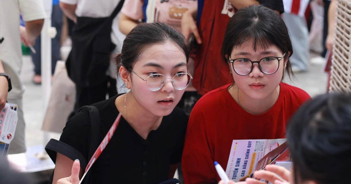 Học viện Ngân hàng công bố bảng quy đổi điểm, điểm sàn nhận hồ sơ là 21