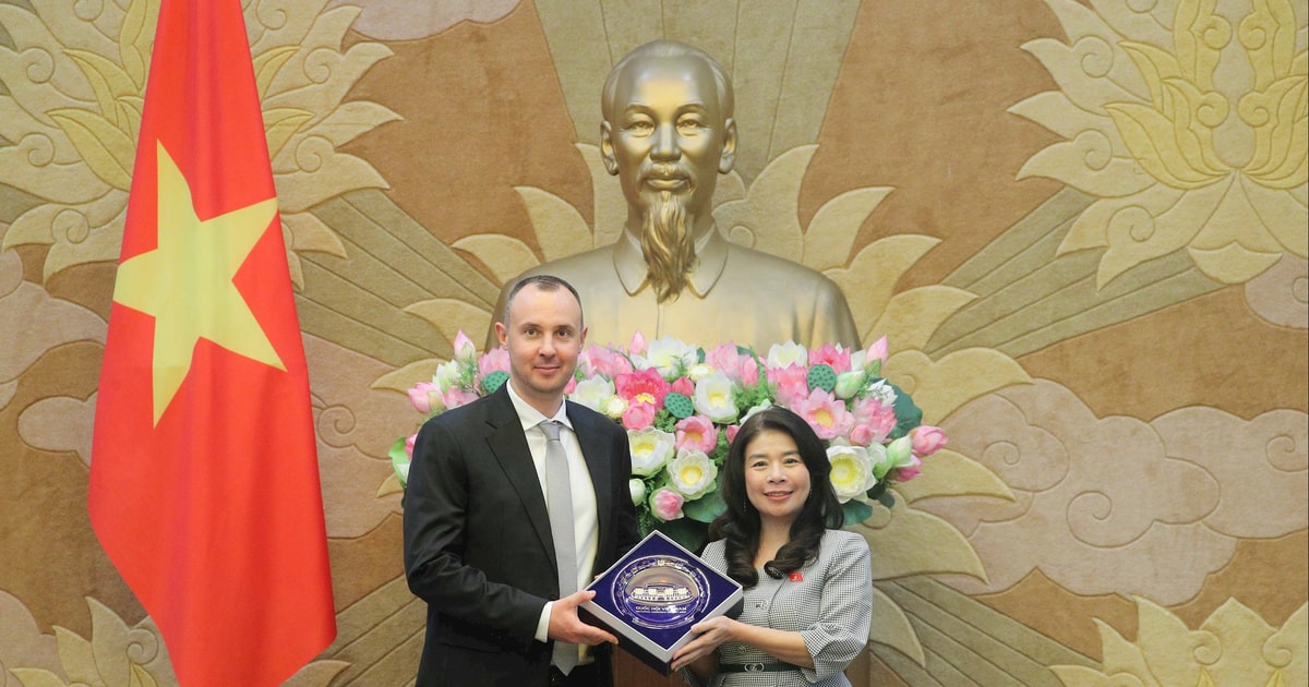 Phó Chủ nhiệm Văn phòng Quốc hội Lê Thu Hà tiếp Trưởng đại diện tổ chức ...