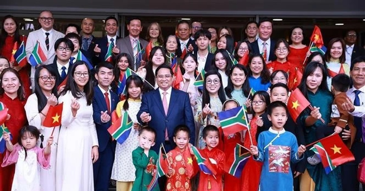 PM meets with Vietnamese community in South Africa