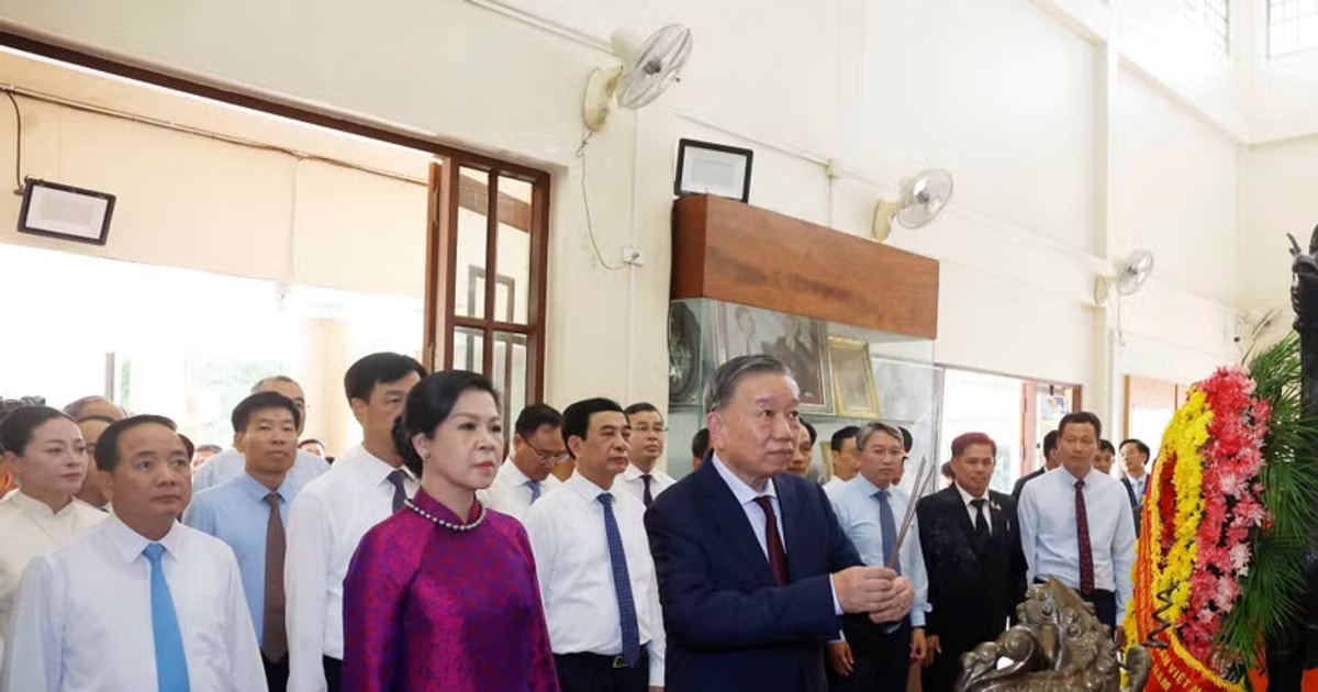 Tổng Bí thư, Chủ tịch nước Tô Lâm dâng hương tưởng niệm Chủ tịch Hồ Chí ...